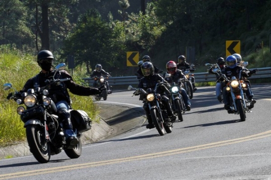 CINCO CONSEJOS PARA RODAR EN GRUPO - Pasión por las motos